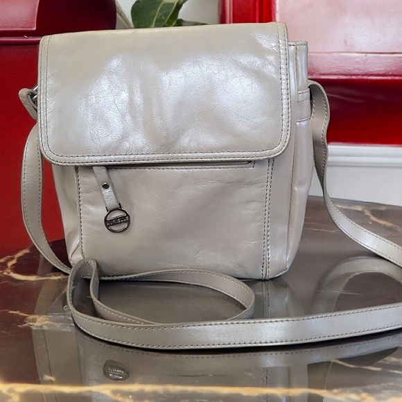 AURIELLE LEATHER BY CARRYLAND | Bags | Vintage Crossbody Aurielle ...